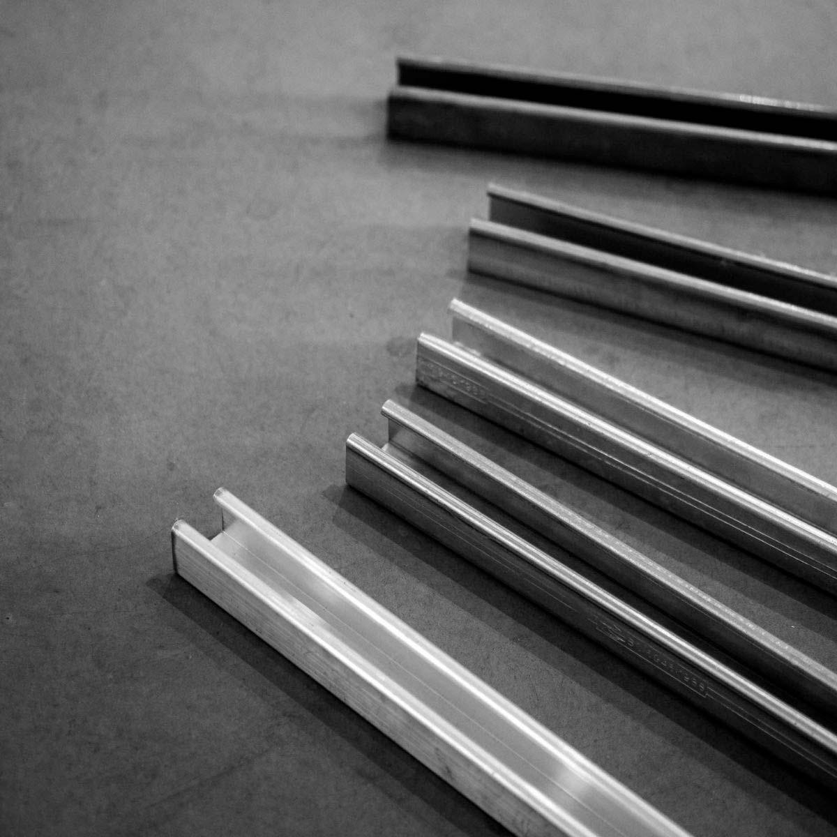 Stort udvalg på lager | Profiler, stålsamlinger, fittings & rør